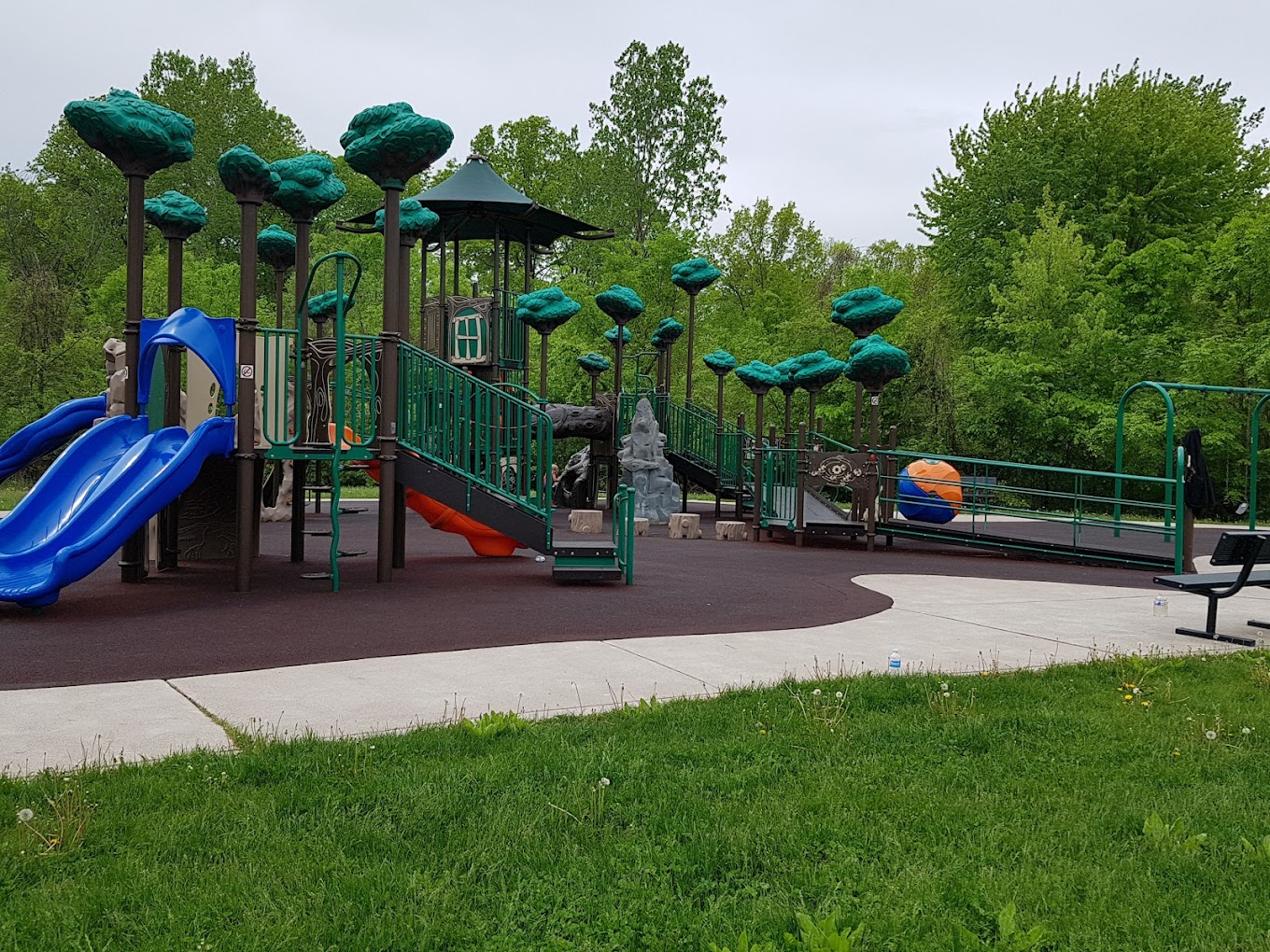 South Cameron Woodlot Treehouse Park - Windsor - Accessible Playgrounds ...